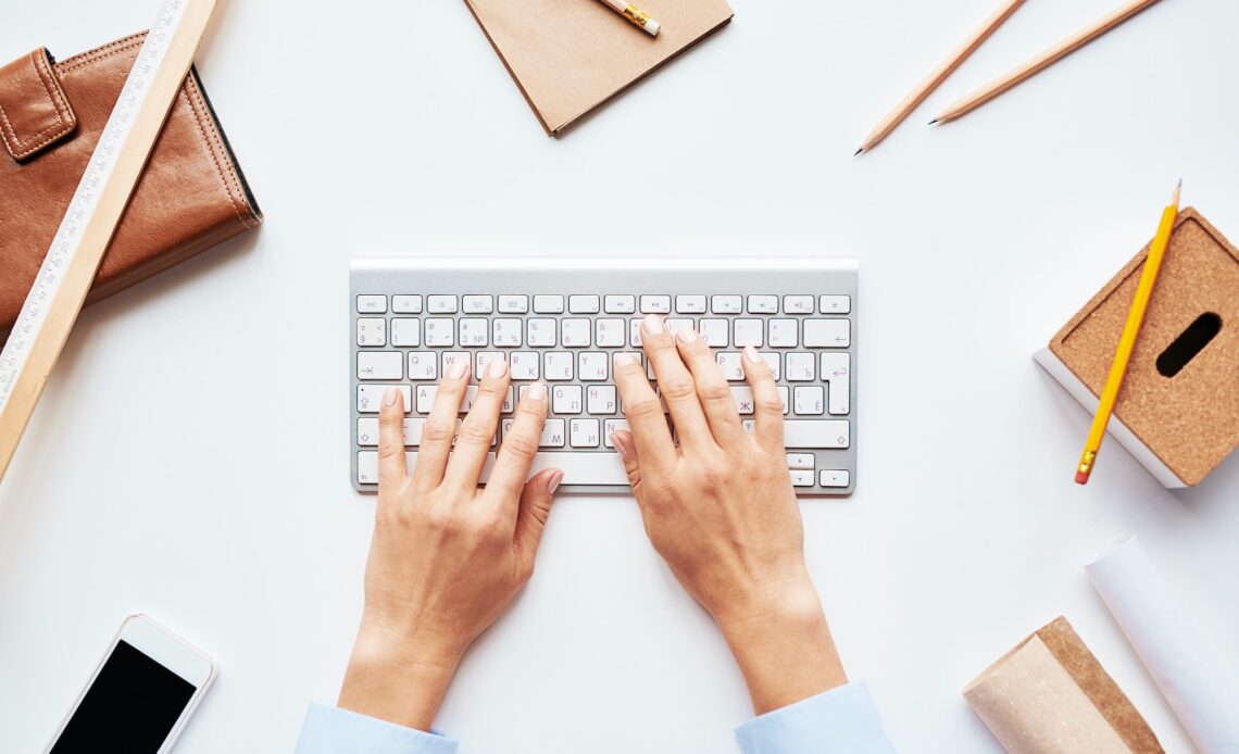 Top-Ten-Tips; How to type like a pro - Technologistas